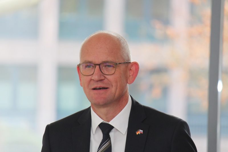 TÜV-Vorstandschef Dr. Dirk Stenkamp neuer slowenischer Honorarkonsul.